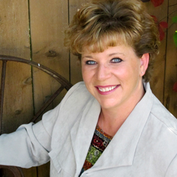 Exhibitor: Lisa Romanek - StarworksUSA